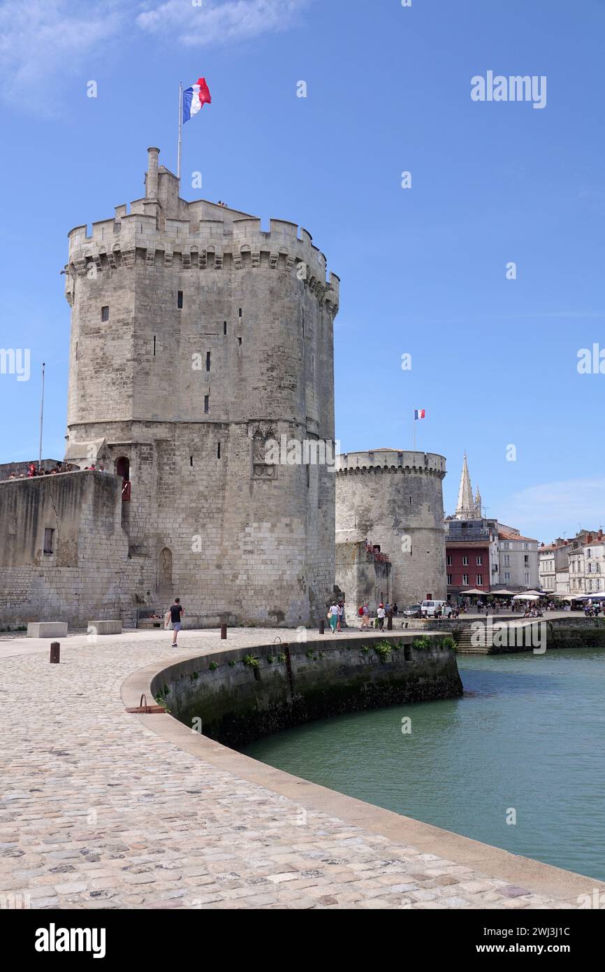 Tour de la chaine in la rochelle hi-res stock photography and images ...