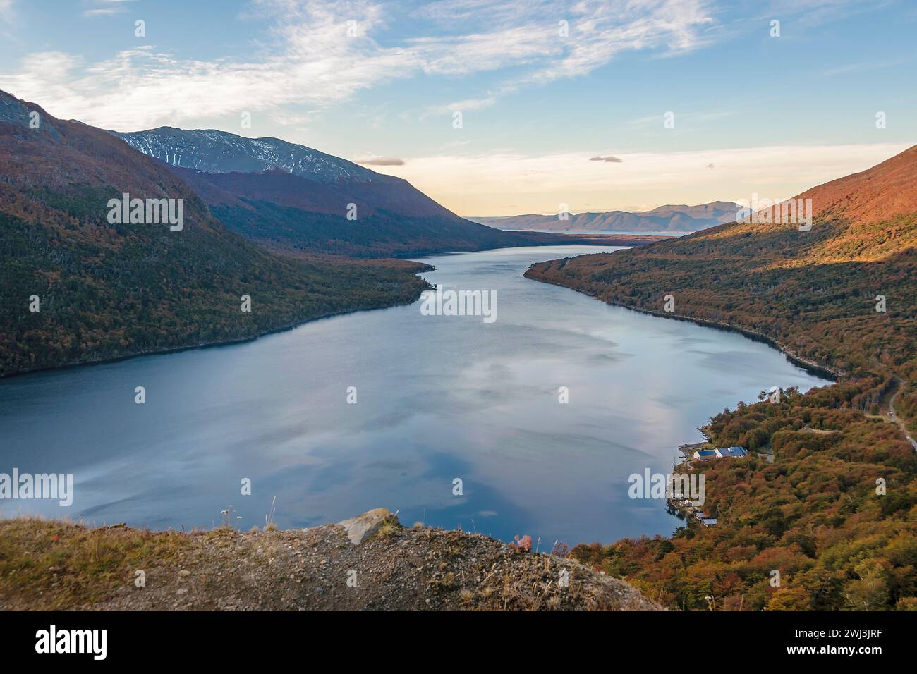 Lago del drone hi-res stock photography and images - Alamy