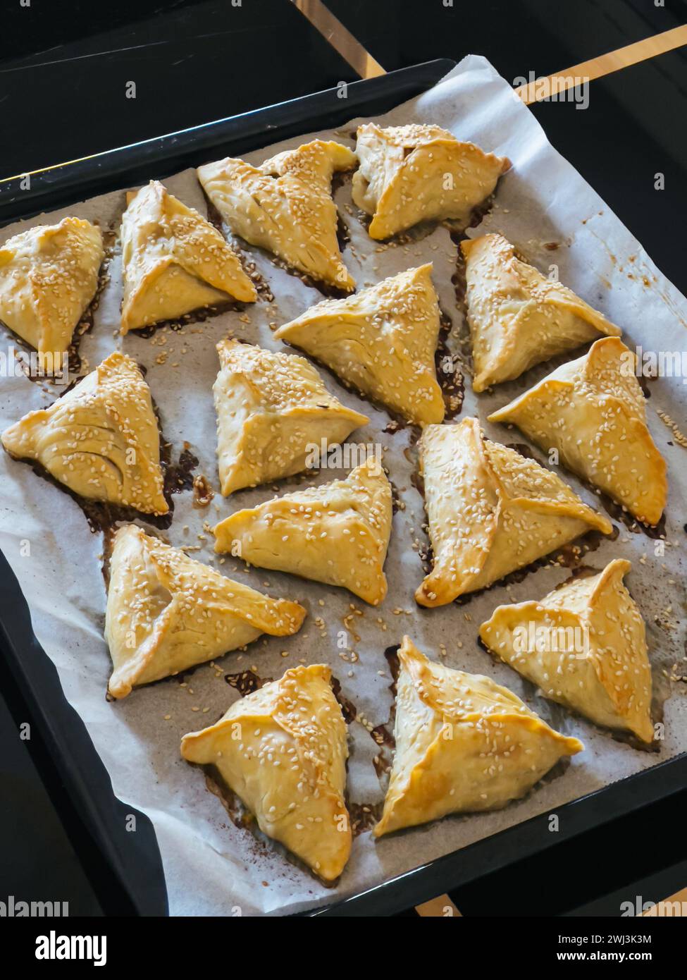 Lie triangular hi-res stock photography and images - Alamy