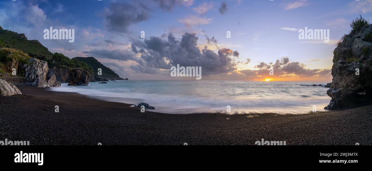 Marina di maratea hi-res stock photography and images - Alamy