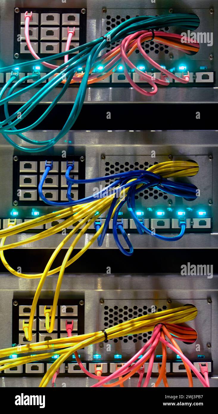 Tangled cables hi-res stock photography and images - Alamy