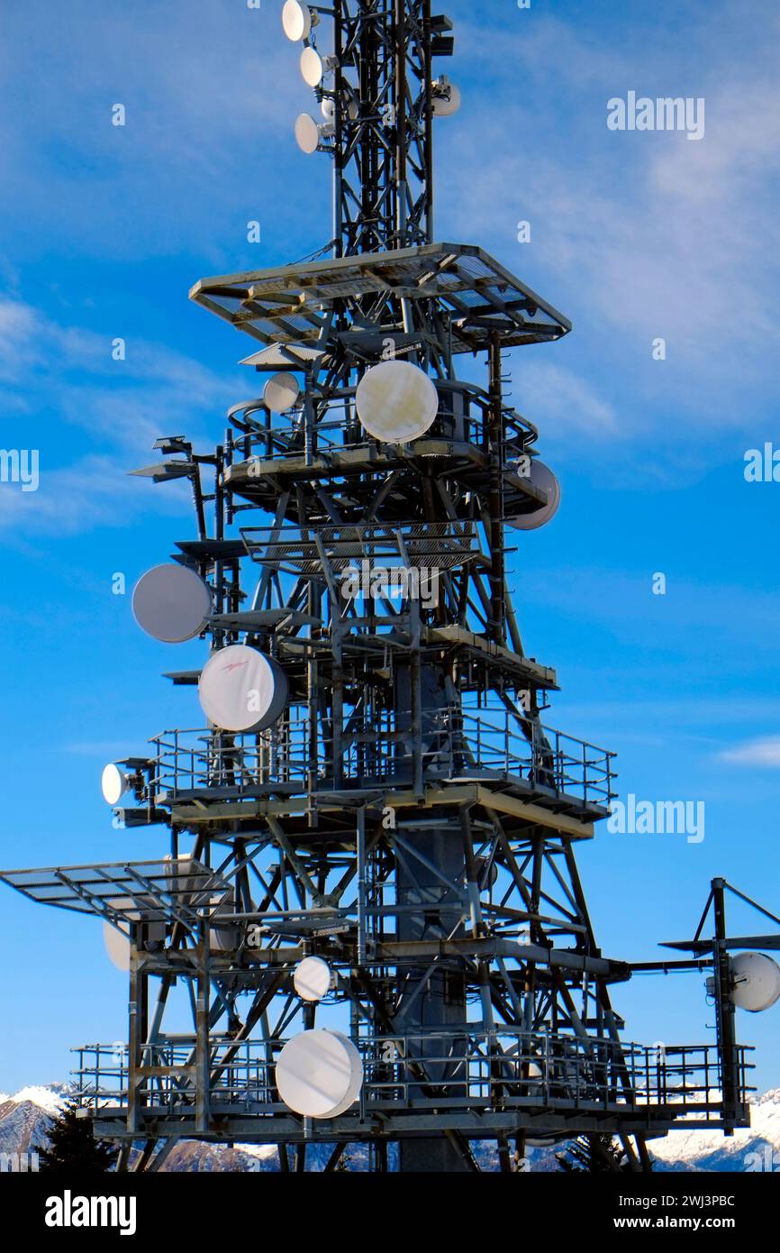 Kommunikationsmast hi-res stock photography and images - Alamy