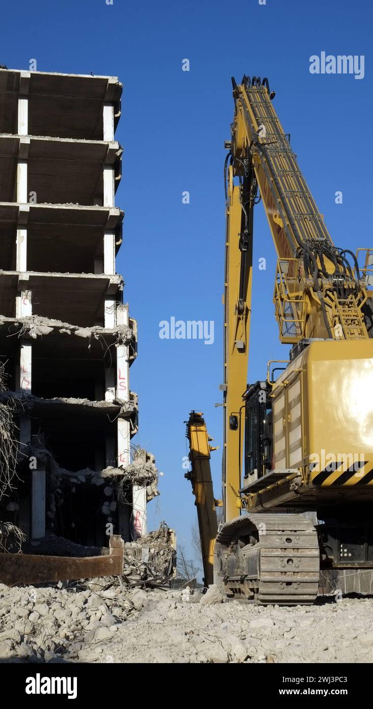 Demolition of an office building Stock Photo - Alamy