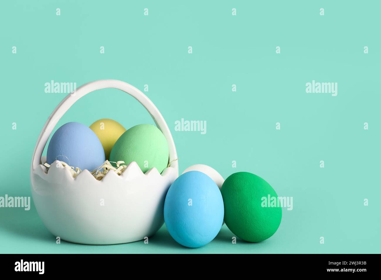 Turquoise easter card basket hi-res stock photography and images - Alamy