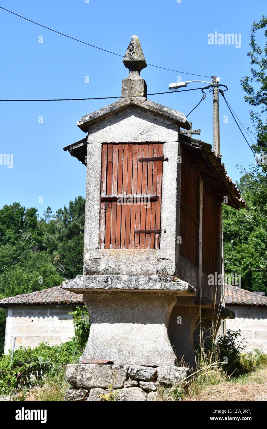 Horreo typical small house hi-res stock photography and images - Alamy