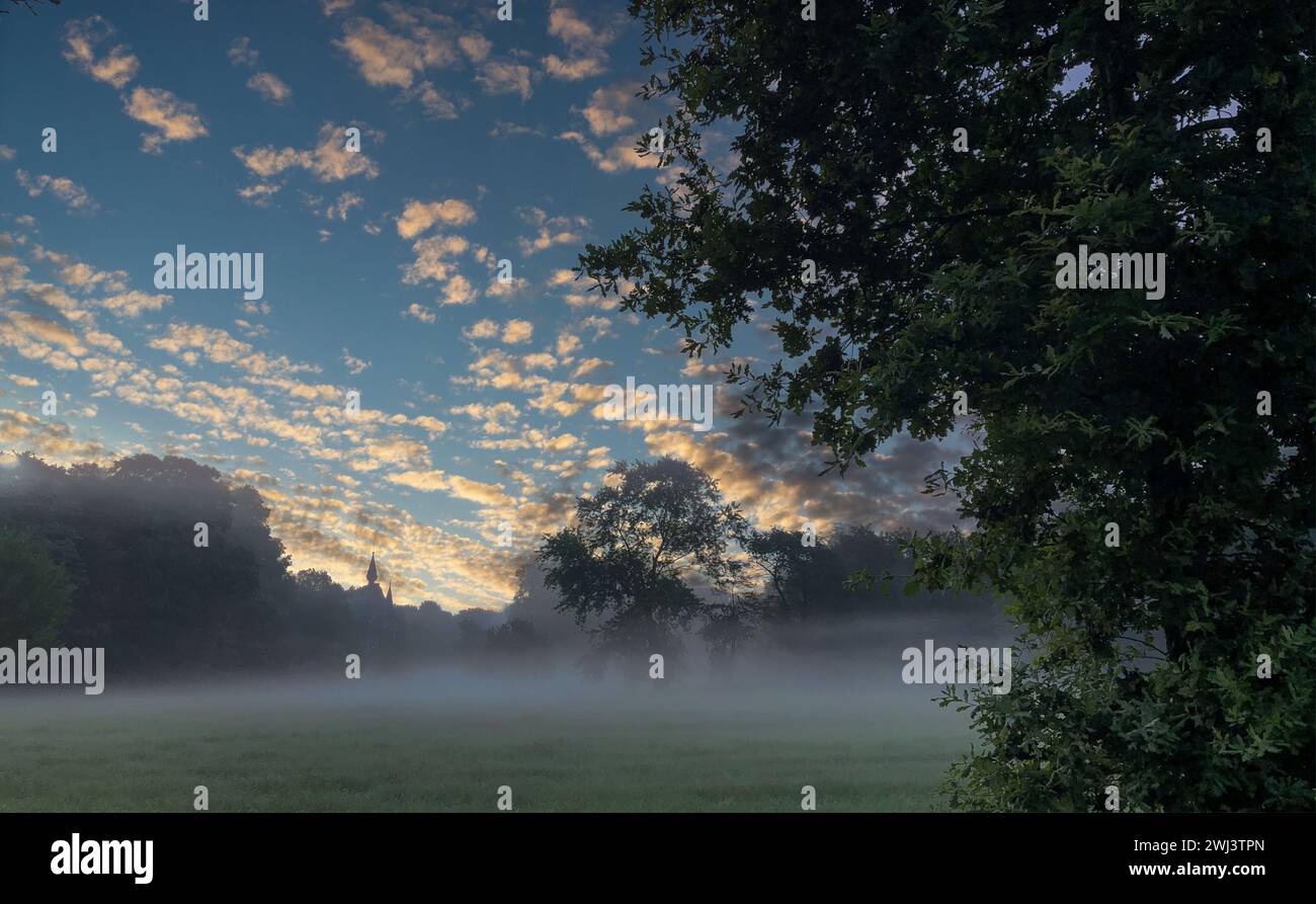 Dawns palette hi-res stock photography and images - Alamy