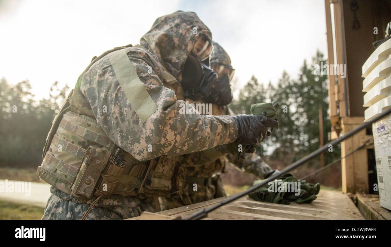 U.S. Army Explosive Ordnance Disposal (EOD) soldiers prepare their ...