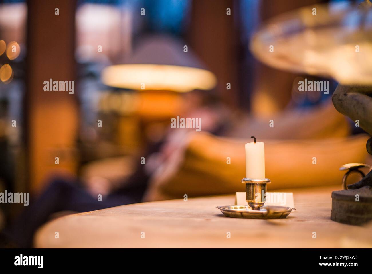 Intimate evening setting hi-res stock photography and images - Alamy