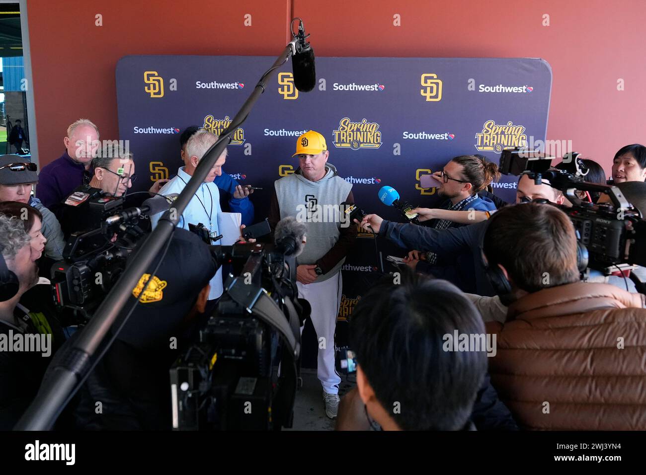 San Diego Padres manager Mike Shildt, center, speaks to the media prior ...