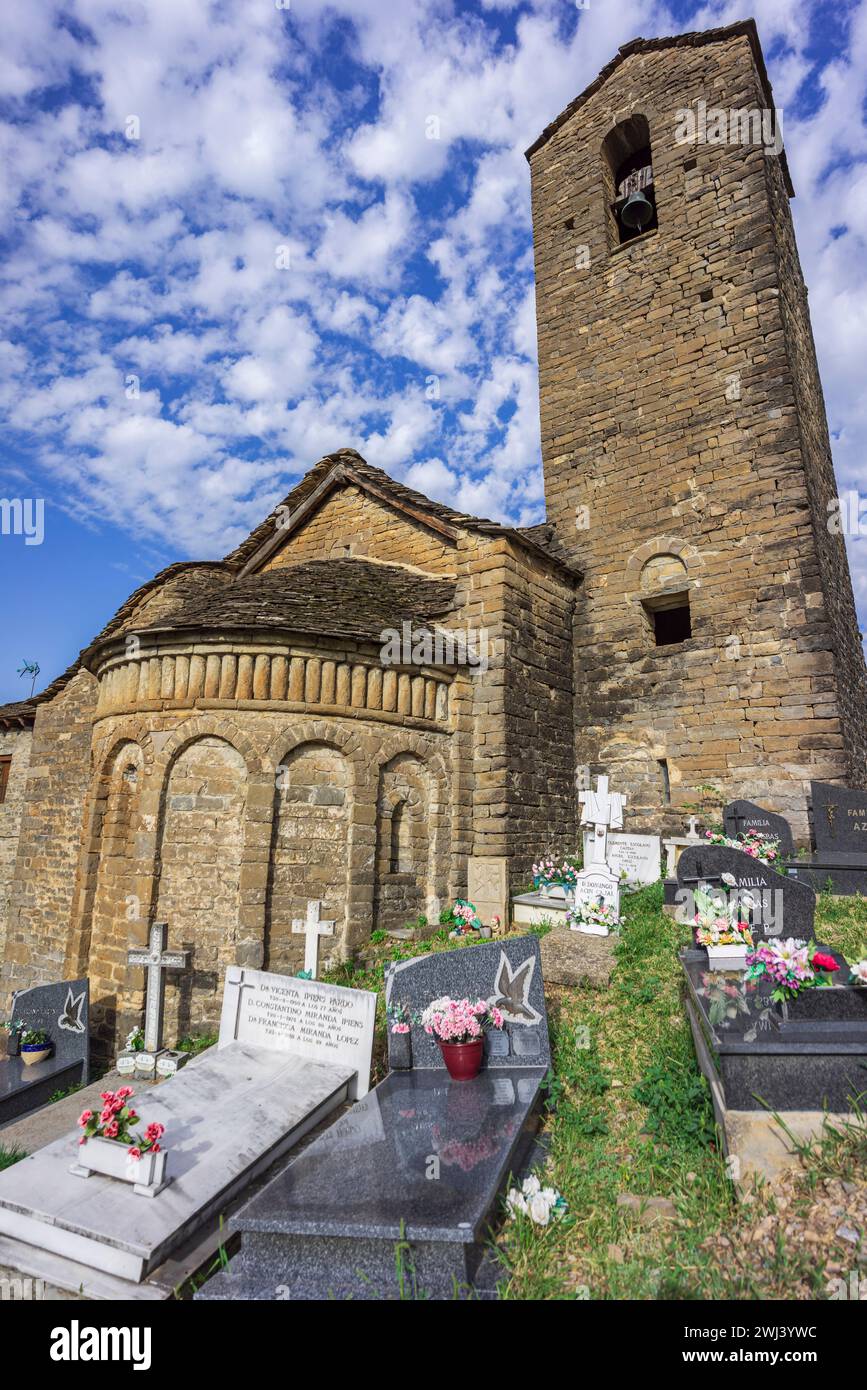 Lombard romanesque architecture hi-res stock photography and images - Alamy