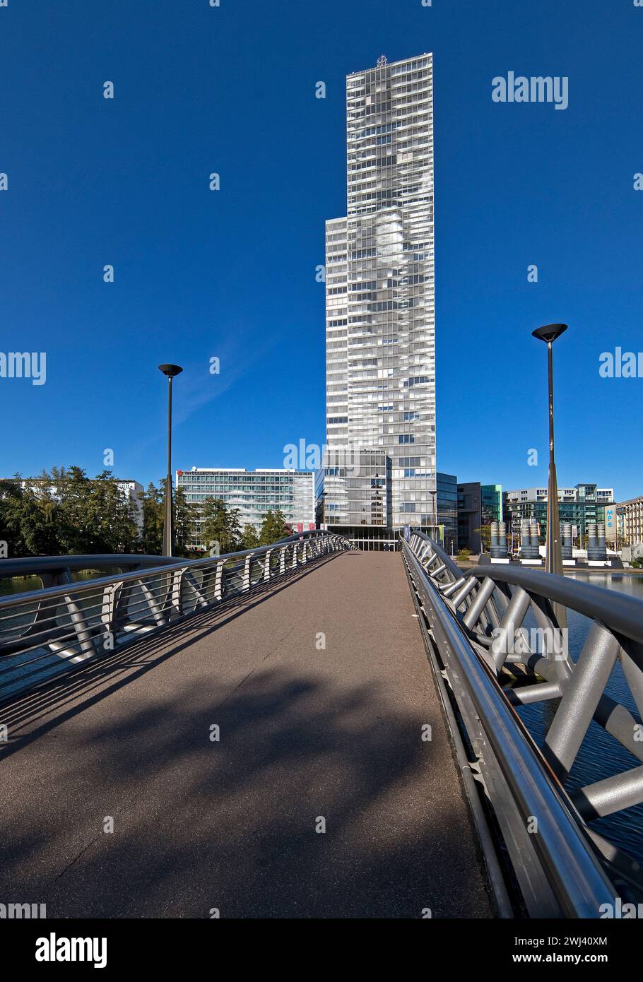 Bridge over the Mediapark Lake to the Cologne Tower, Mediapark, Cologne ...
