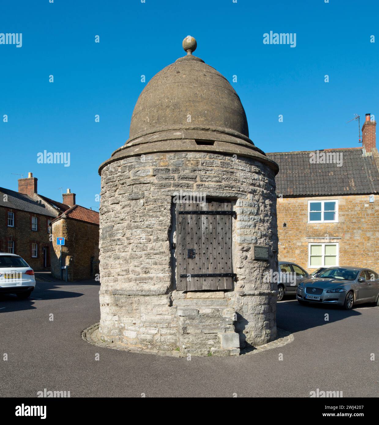 Village lock-ups. Castle Cary, Somerset, built in 1779 and known as ...