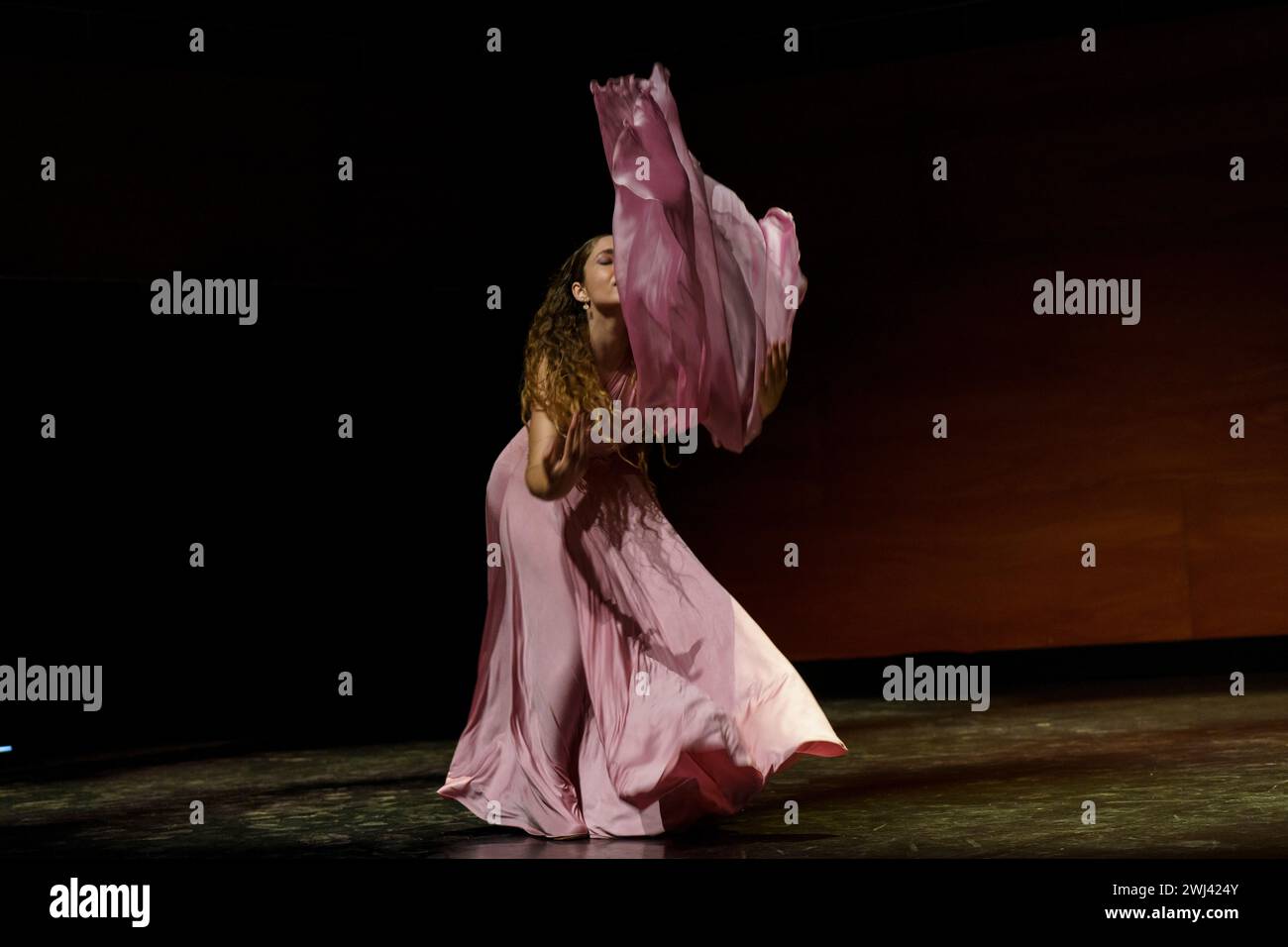 Spanish dance hi-res stock photography and images - Alamy