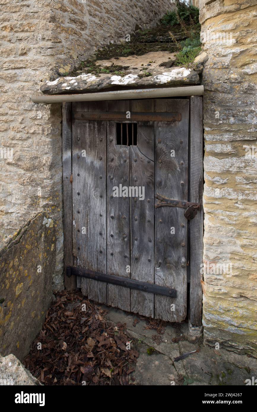 Village lock-ups. Filkins, Oxfordshire Stock Photo - Alamy