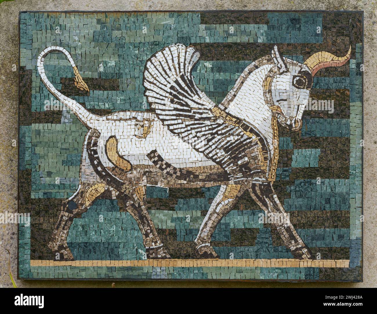 Flying bull hi-res stock photography and images - Alamy