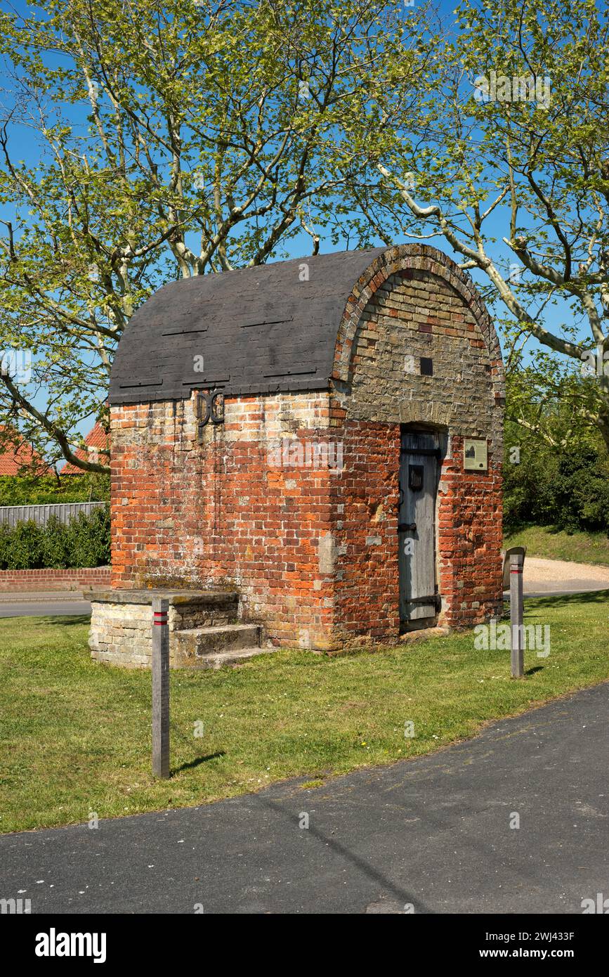 Litlington cage hi-res stock photography and images - Alamy