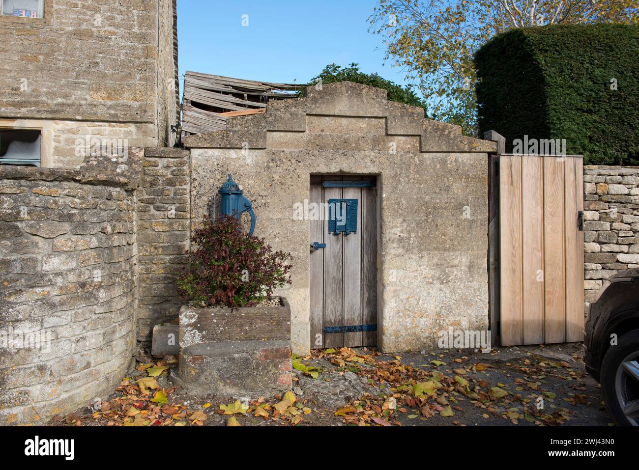 Village lock-ups.. Luckington, Wiltshire, built in the late 18th ...