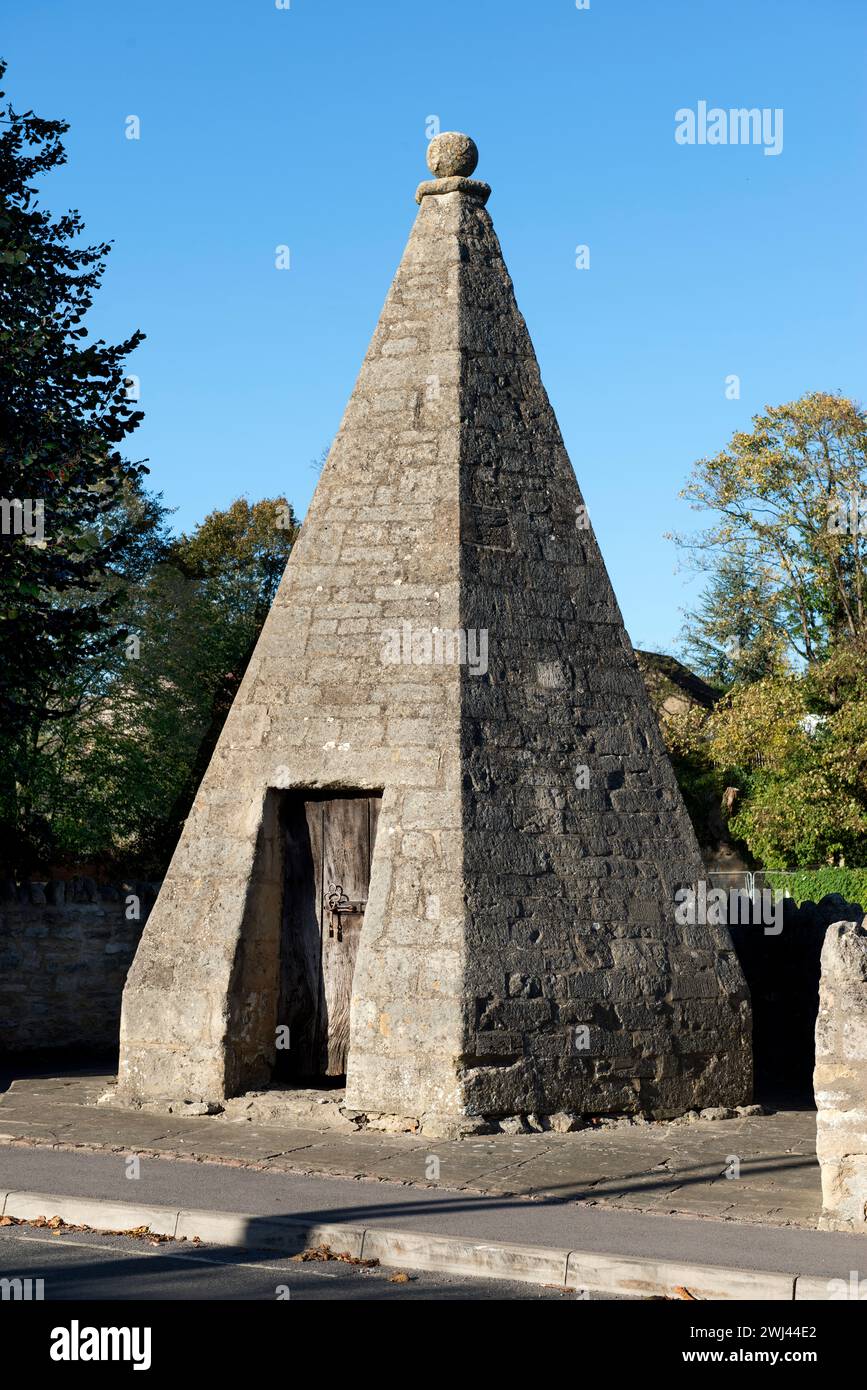 Pyramid cells hi-res stock photography and images - Alamy