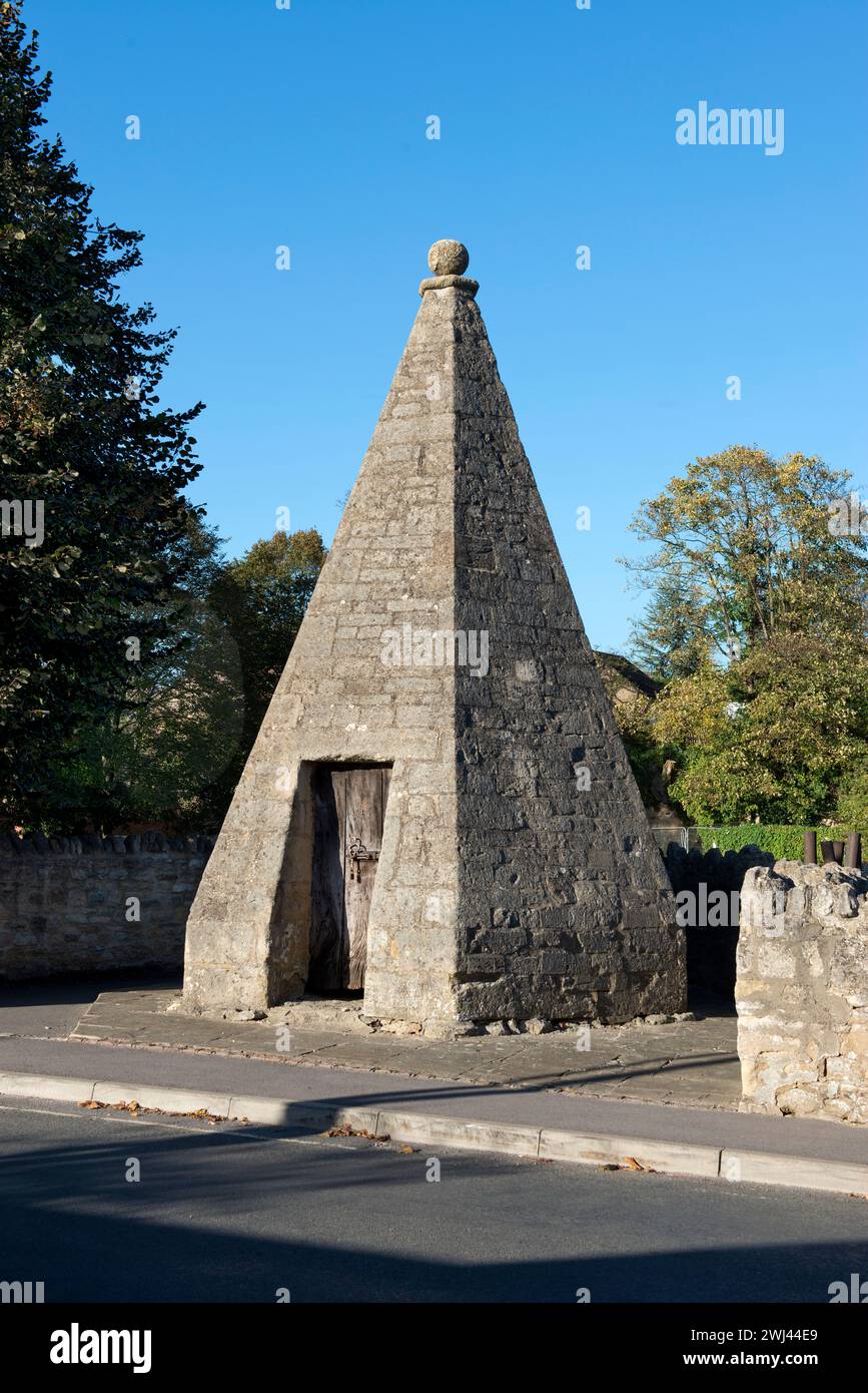 Pyramid cells hi-res stock photography and images - Alamy