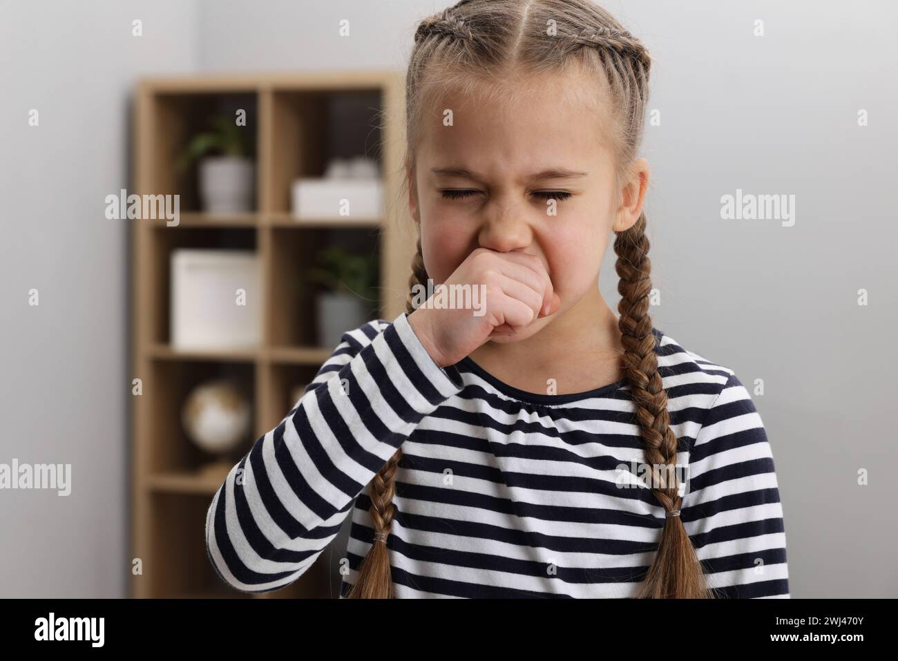 Coughing child unwell hi-res stock photography and images - Alamy