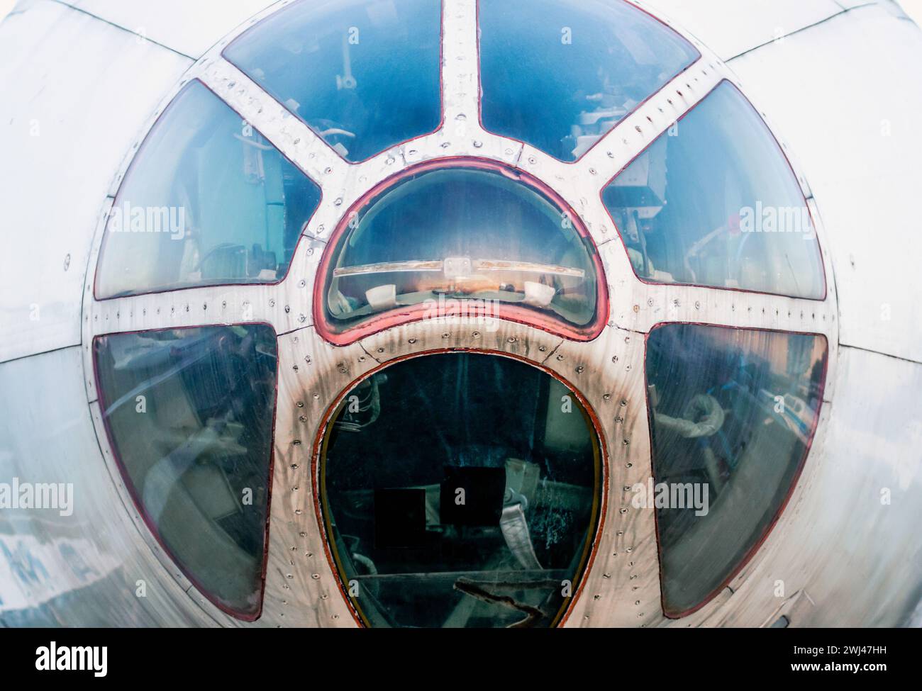 Airplane cockpit window hi-res stock photography and images - Alamy