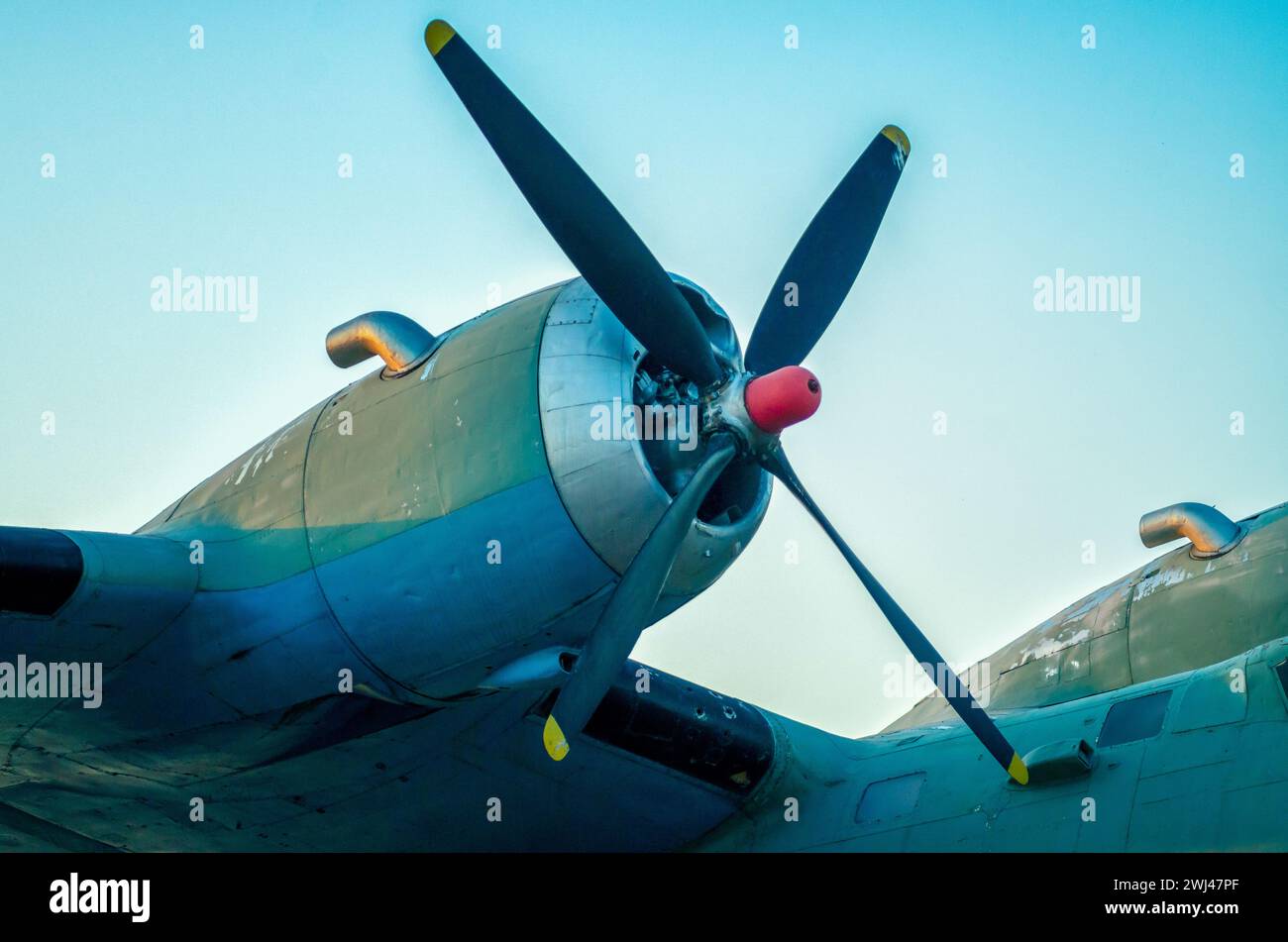 Propeller blades of an old vintage cargo plane Stock Photo - Alamy