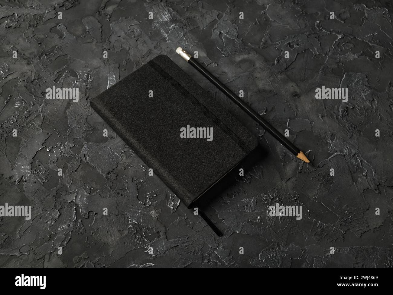 Black background visual hi-res stock photography and images - Alamy