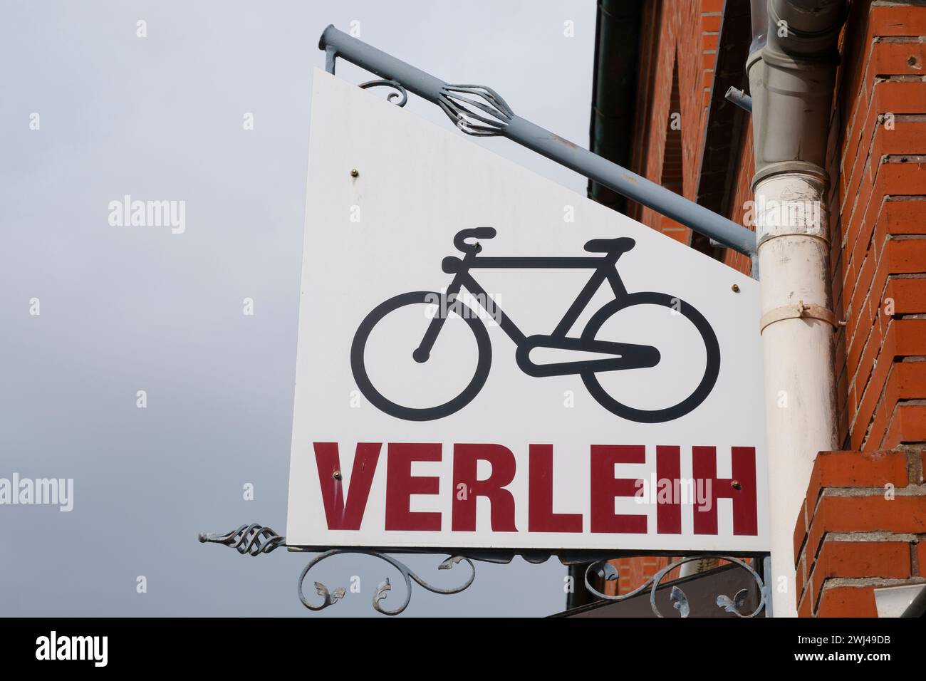 Bike rental sign hi-res stock photography and images - Alamy
