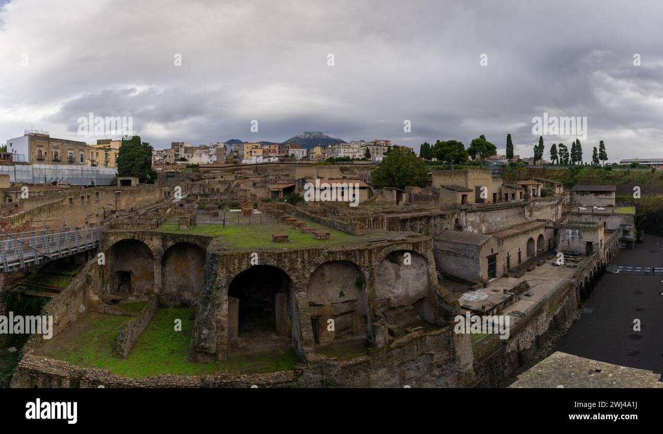 Excavated structure hi-res stock photography and images - Alamy