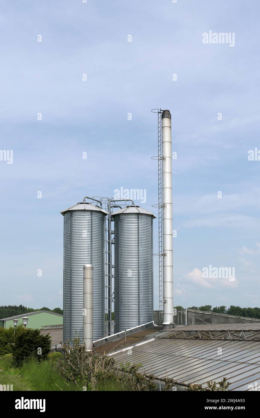 Silos and chimney Stock Photo - Alamy