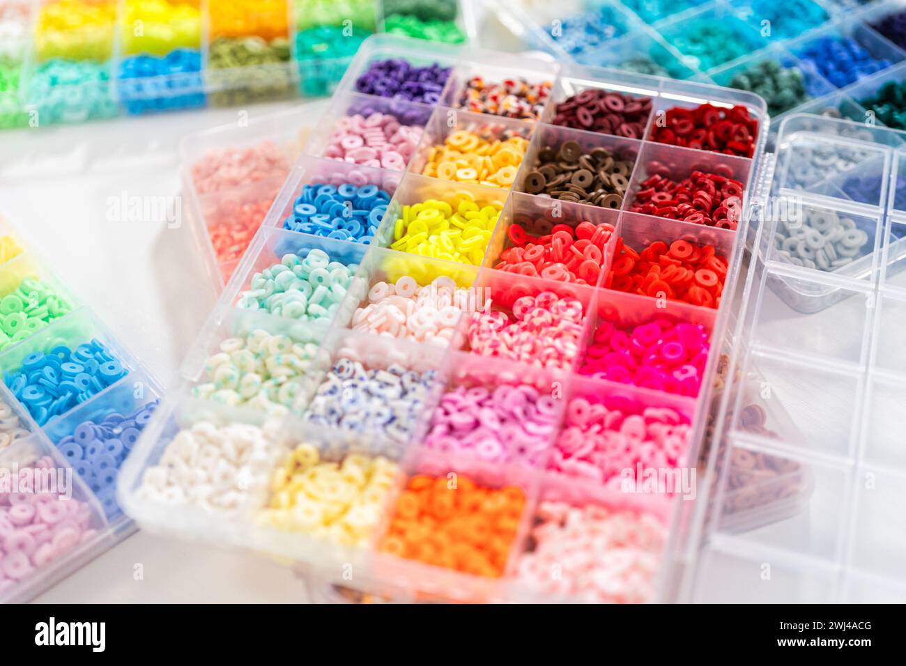 Kids diy hi-res stock photography and images - Alamy