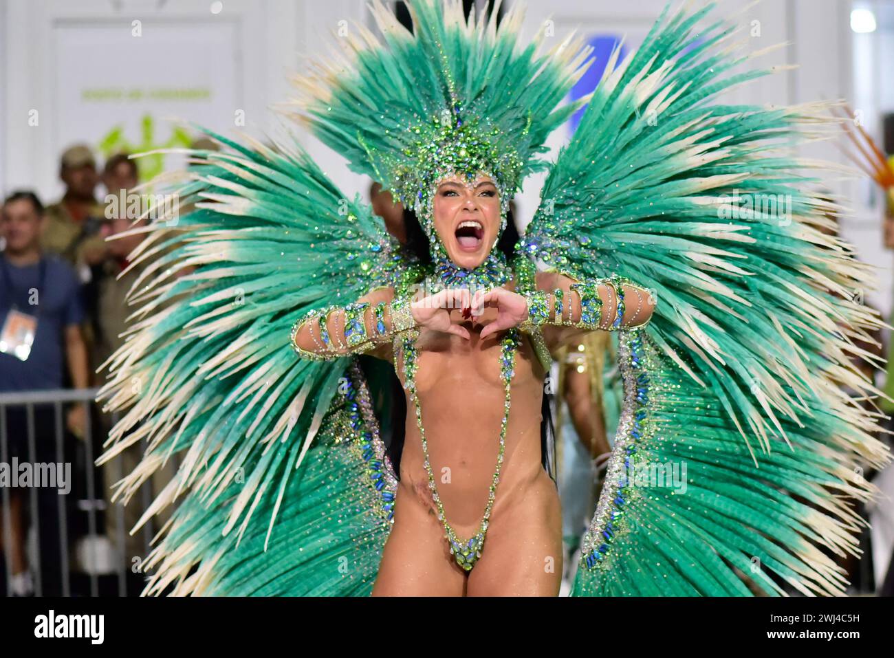 Samba carnival queen rio mocidade hi-res stock photography and images ...
