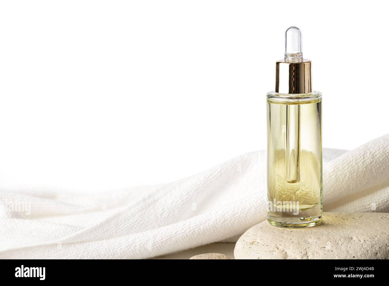 Dropper serum in transparent glass hi-res stock photography and images ...