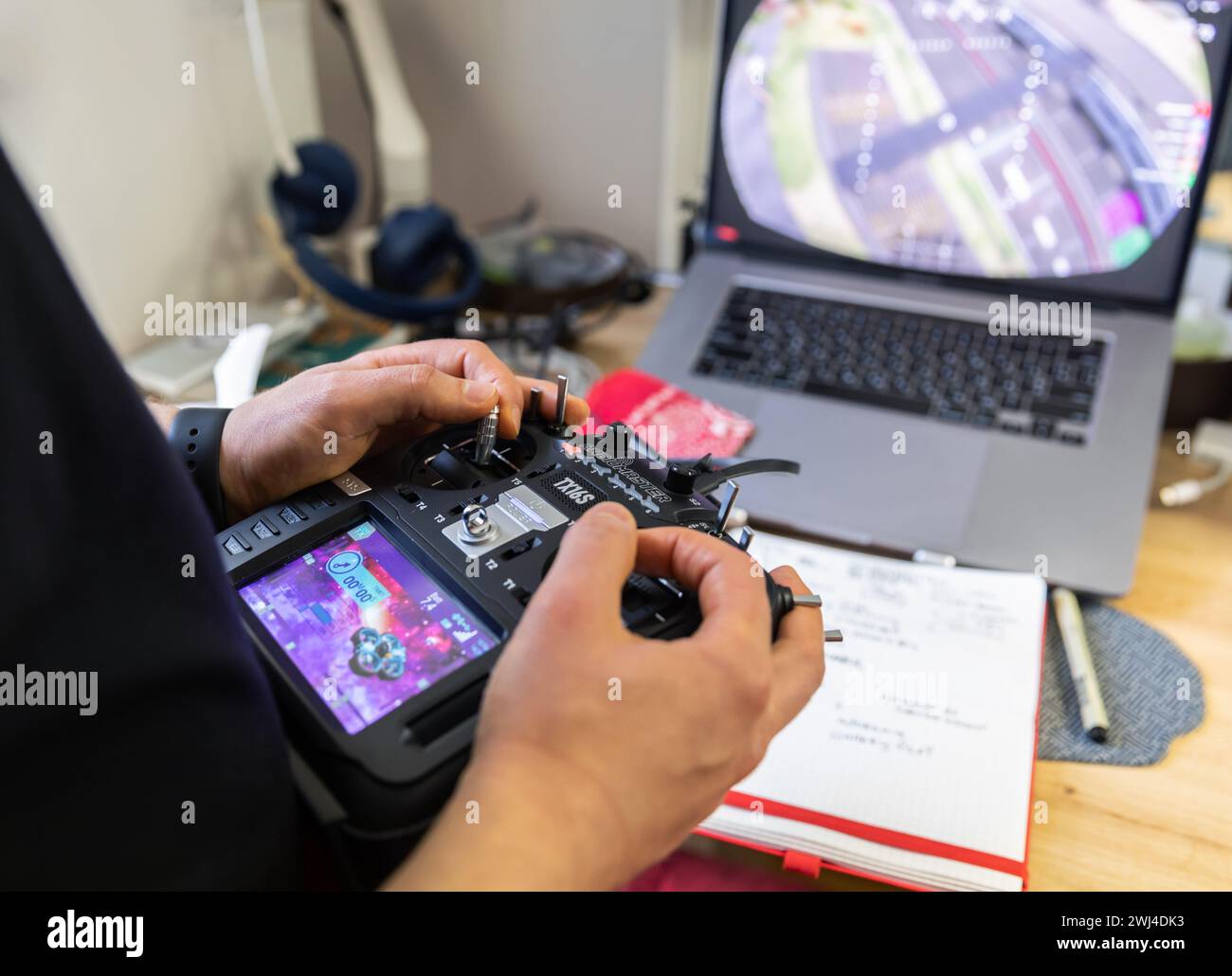 Practice flying drones hi-res stock photography and images - Alamy