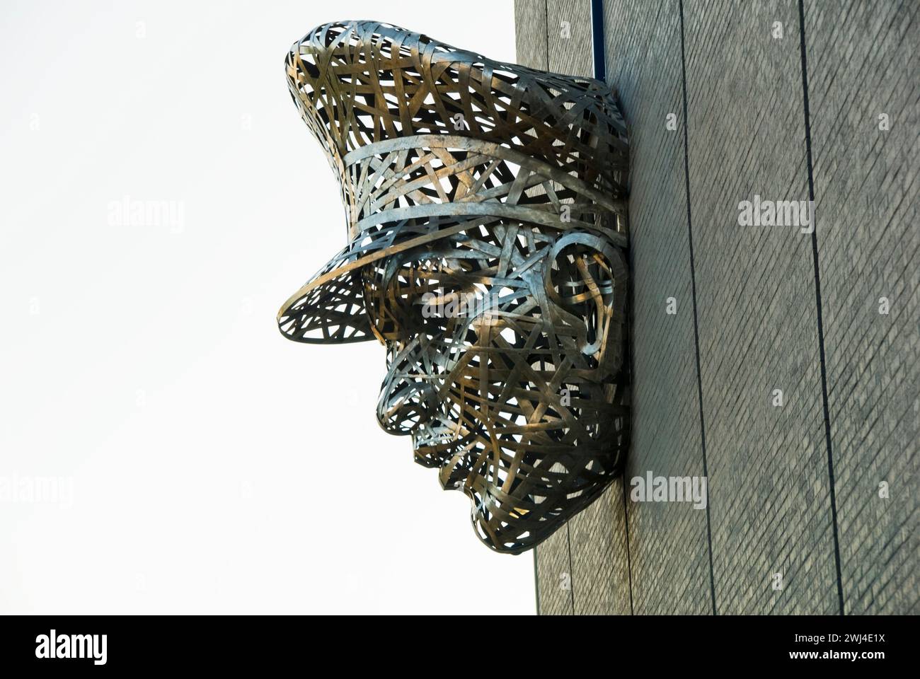Thin Blue Line - giant head sculpture on side of building - Richmond ...