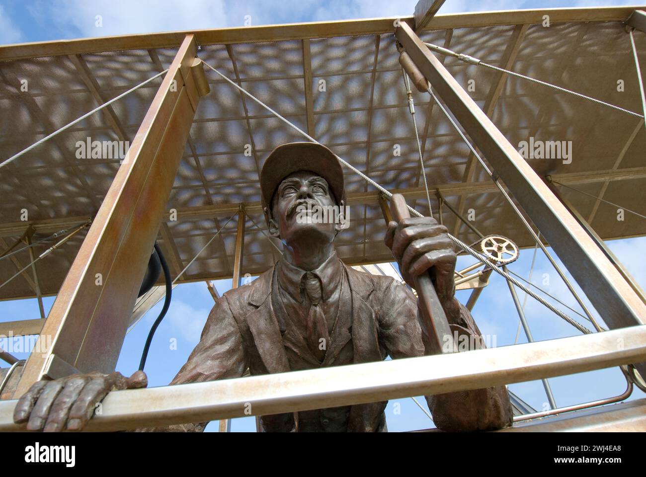 Orville Wright flys the Wright Brother's Flyer which flew 12 seconds in ...