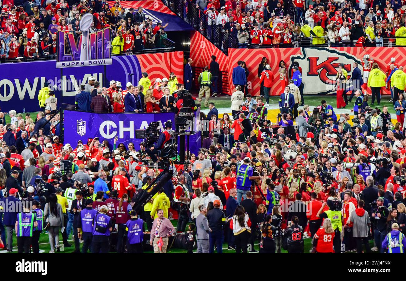Allegiant stadium crowd hi-res stock photography and images - Alamy