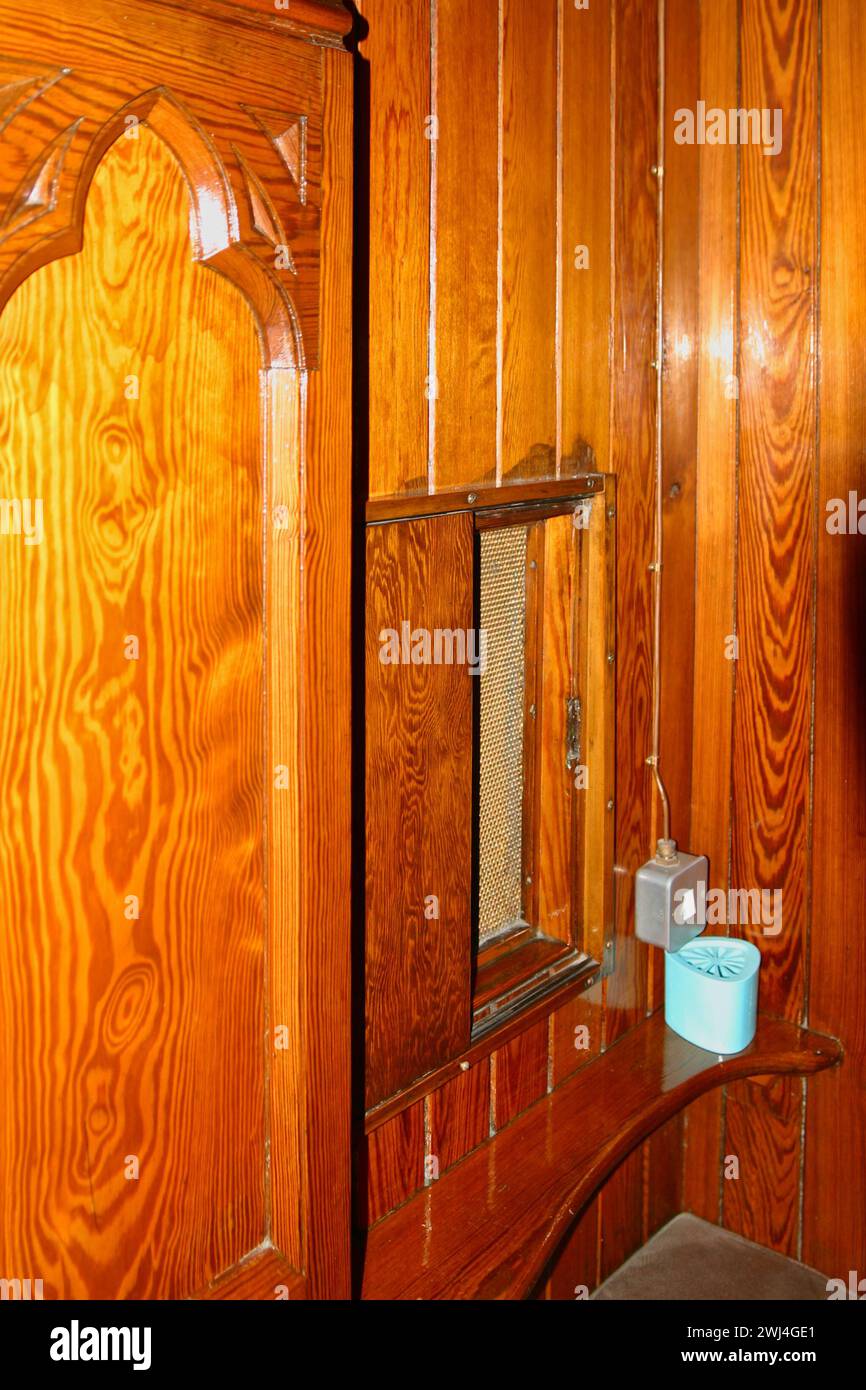 Confessional in catholic church hi-res stock photography and images - Alamy
