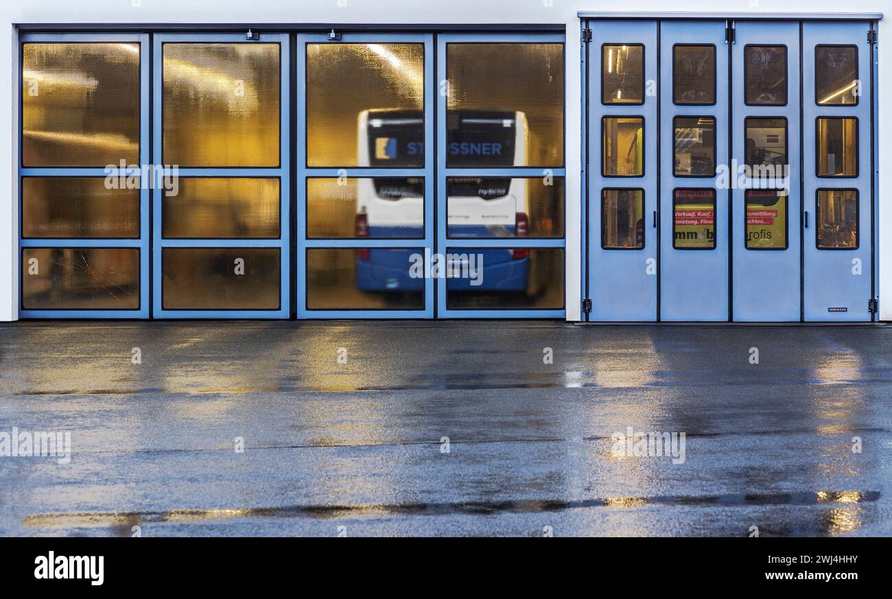 Bus garage hi-res stock photography and images - Alamy
