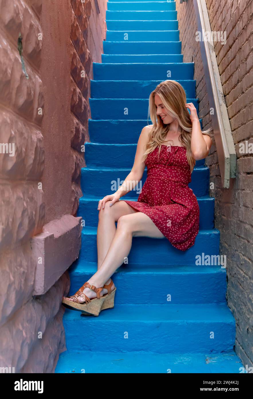 Outdoor poses hi-res stock photography and images - Alamy