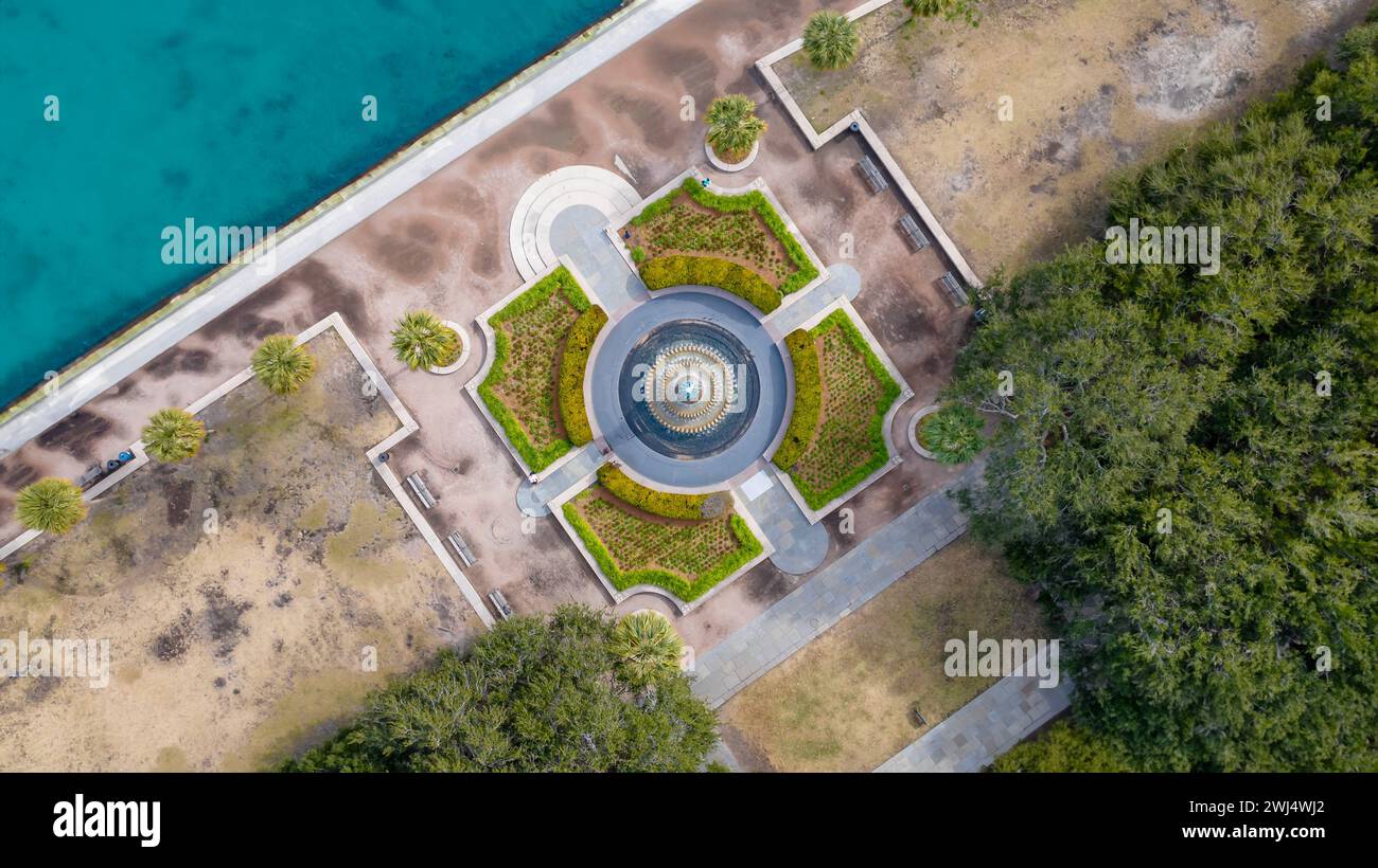 Waterfront Park in Charleston, SC, home to the iconic "Pineapple ...