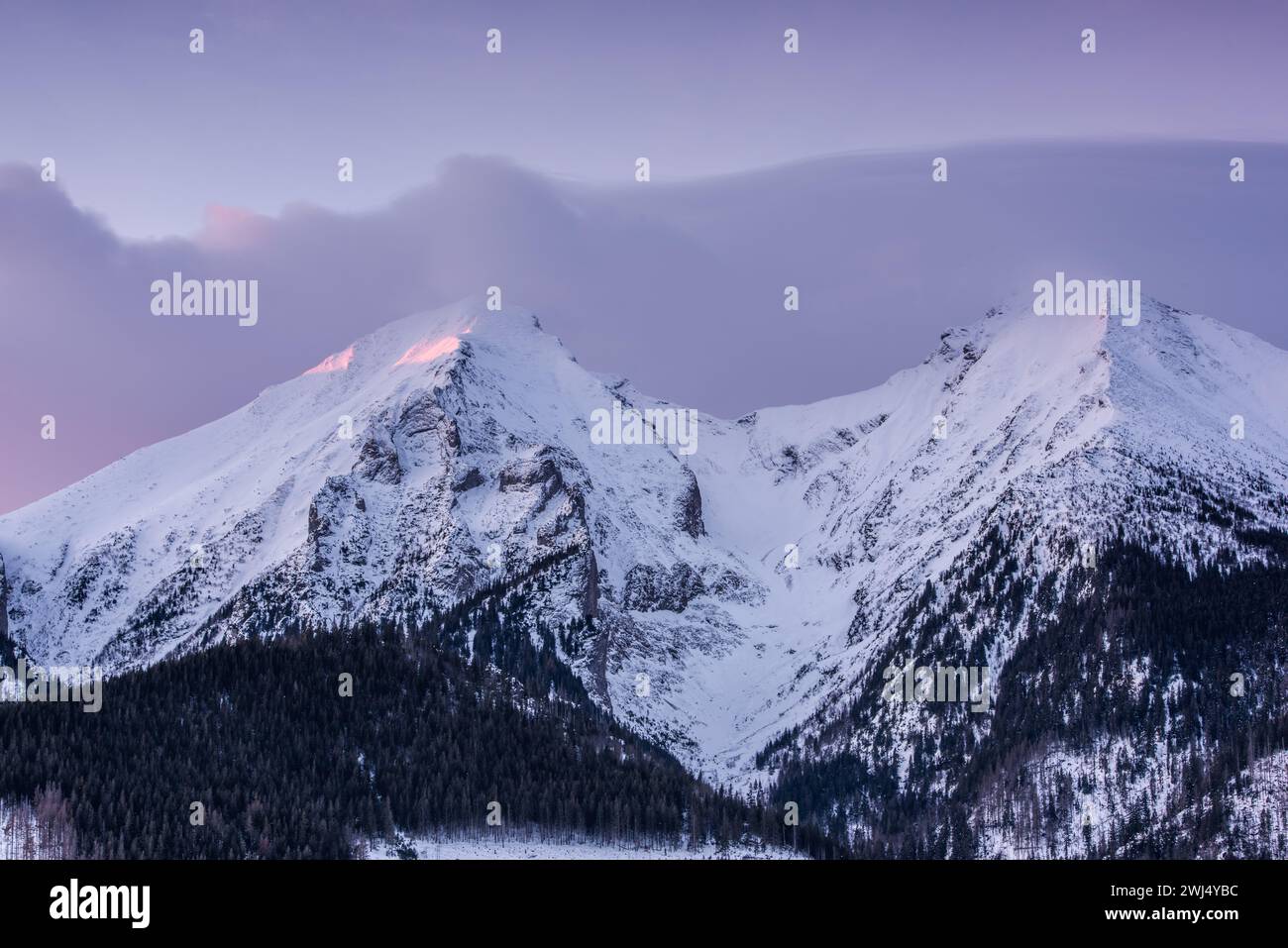 Mountains and peaks outdoors hi-res stock photography and images - Alamy