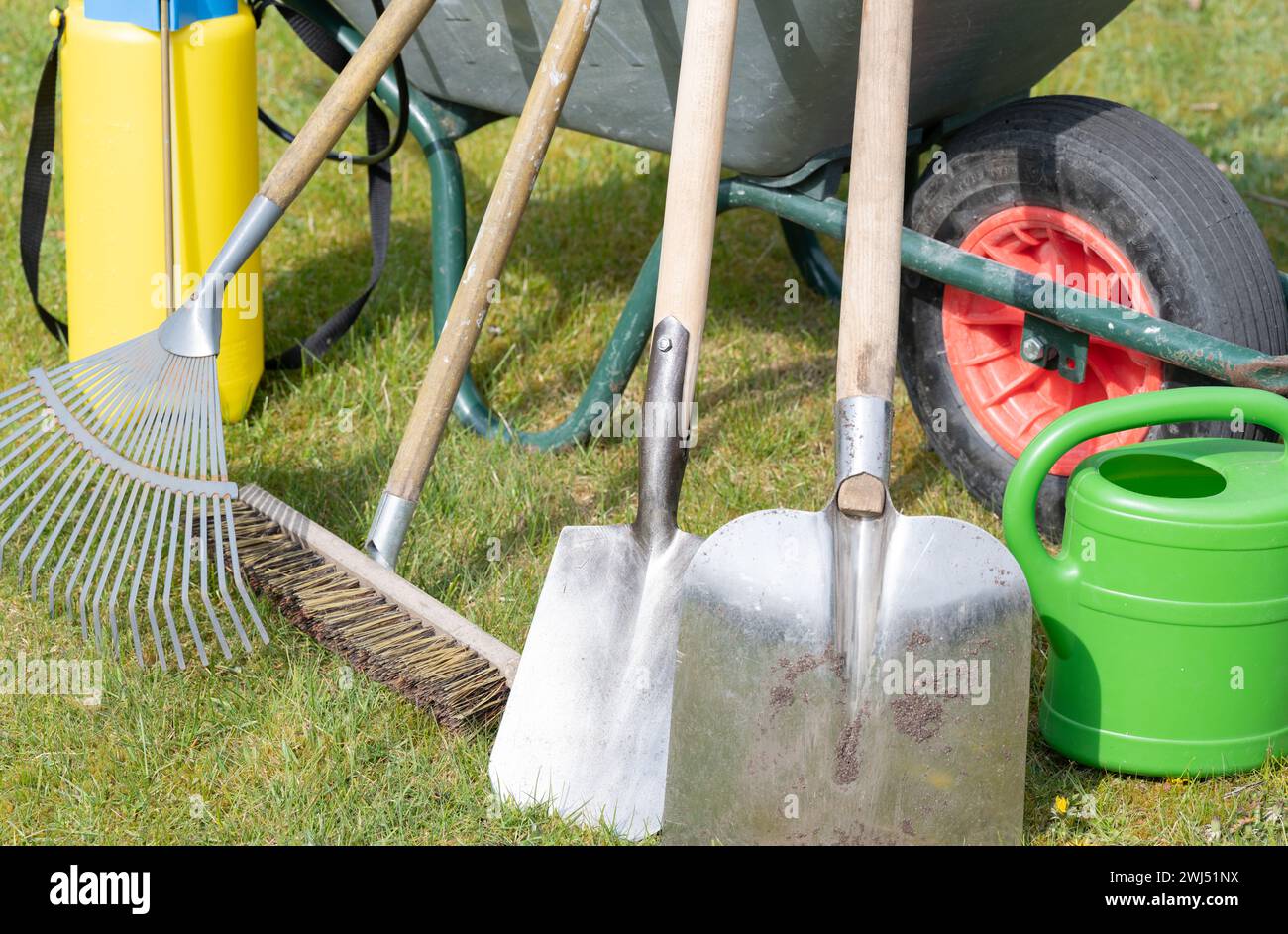 Gardening tools cleaning tools hi-res stock photography and images - Alamy