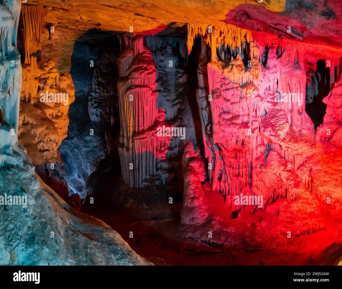 Tropfstein formationen hi-res stock photography and images - Alamy