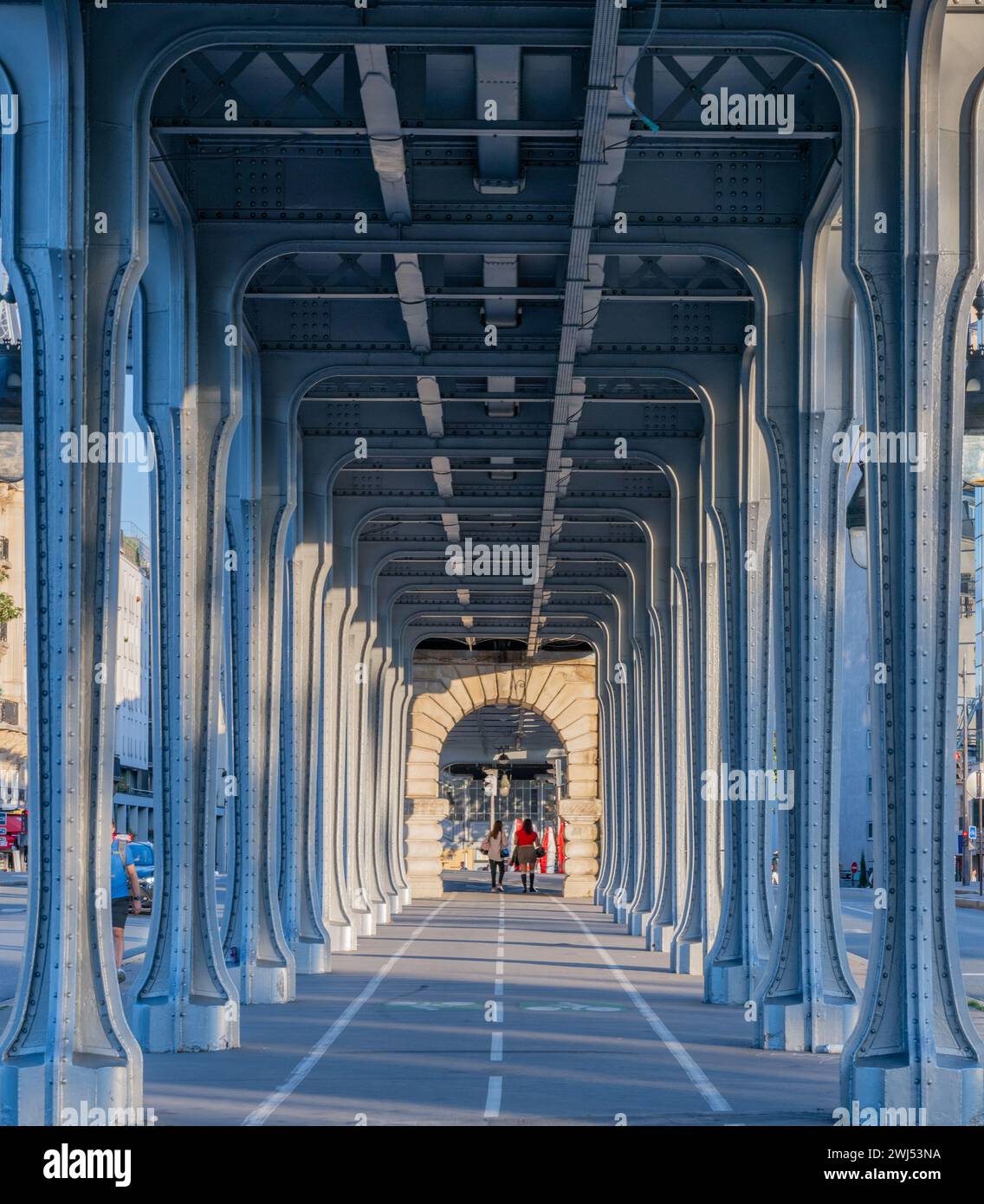 Bridge underpass hi-res stock photography and images - Alamy