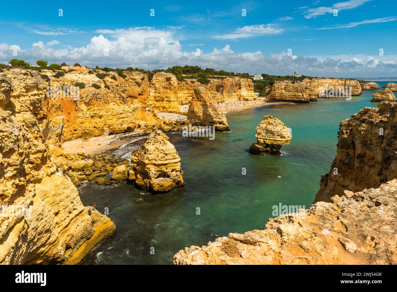 Praia da Marinha, most famous beautiful Marinha beach in Algarve ...