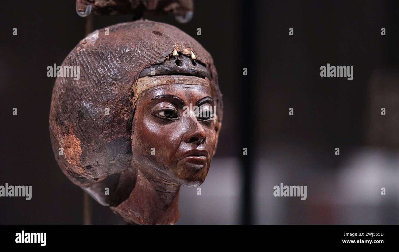 Queen tiye hi-res stock photography and images - Alamy