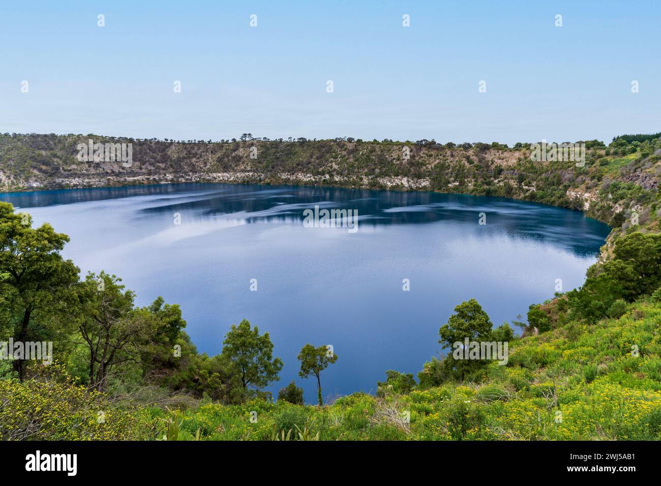 The Blue Lake in Mount Gambier, South Australia Stock Photo - Alamy