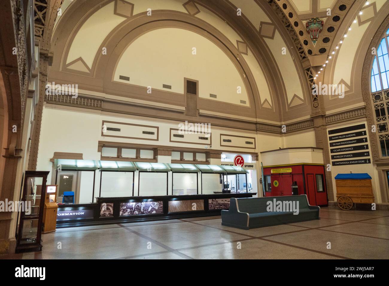 Chattanooga's Terminal Station or the Chattanooga Choo Choo, Tennessee ...