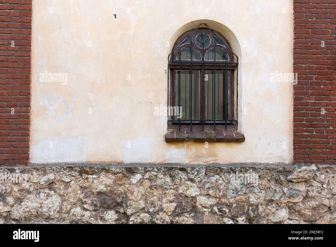 Medieval window frame hi-res stock photography and images - Alamy